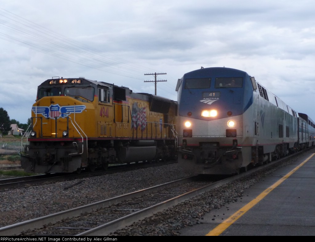 UP 4941 & AMTK 41